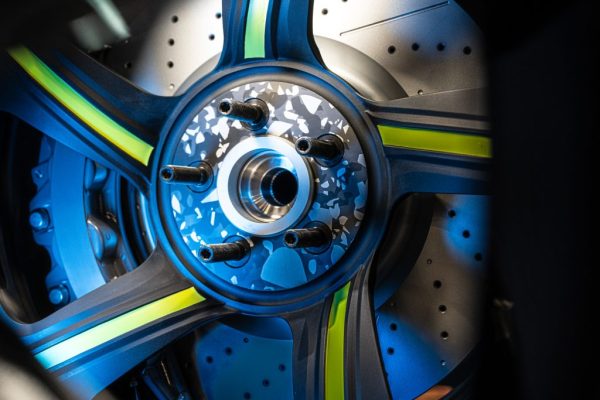 In-wheel motor technology: Elaphe Launches SONIC.1 - Auto Tech News